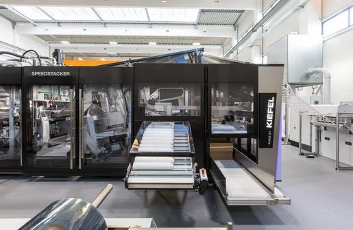 Vollautomatische Stapelmaschine - SPEEDSTACKER - Kiefel GmbH - modular ...