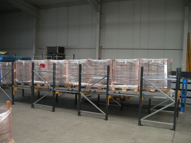 Push-back-Regal - SAAR LAGERTECHNIK GmbH - Langgut / Stahl