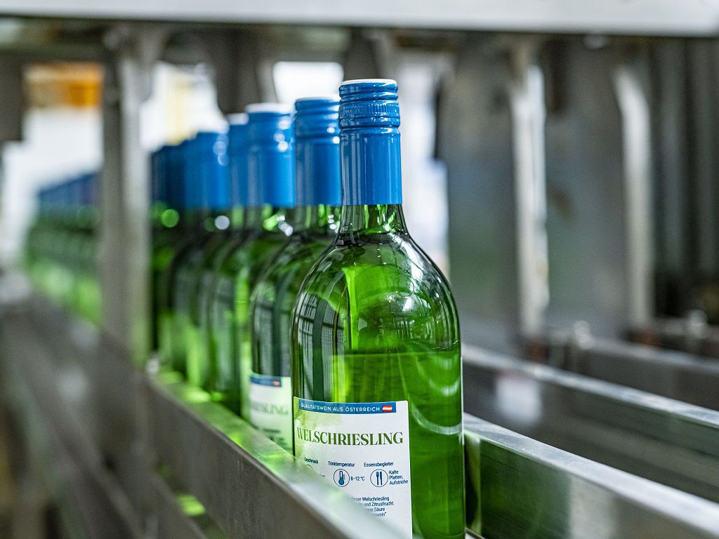 Automatisches Etikettiersystem - AUTEFA SOLUTIONS - für Flaschen / zur ... Automatisches Etikettiersystem - AUTEFA SOLUTIONS - für Flaschen / zur ...