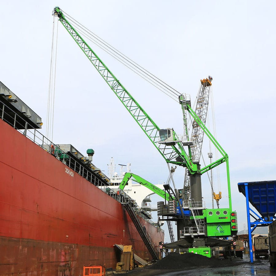 Mobiler Kran - 9300 E - SENNEBOGEN Maschinenfabrik GmbH - mit Ausleger ...