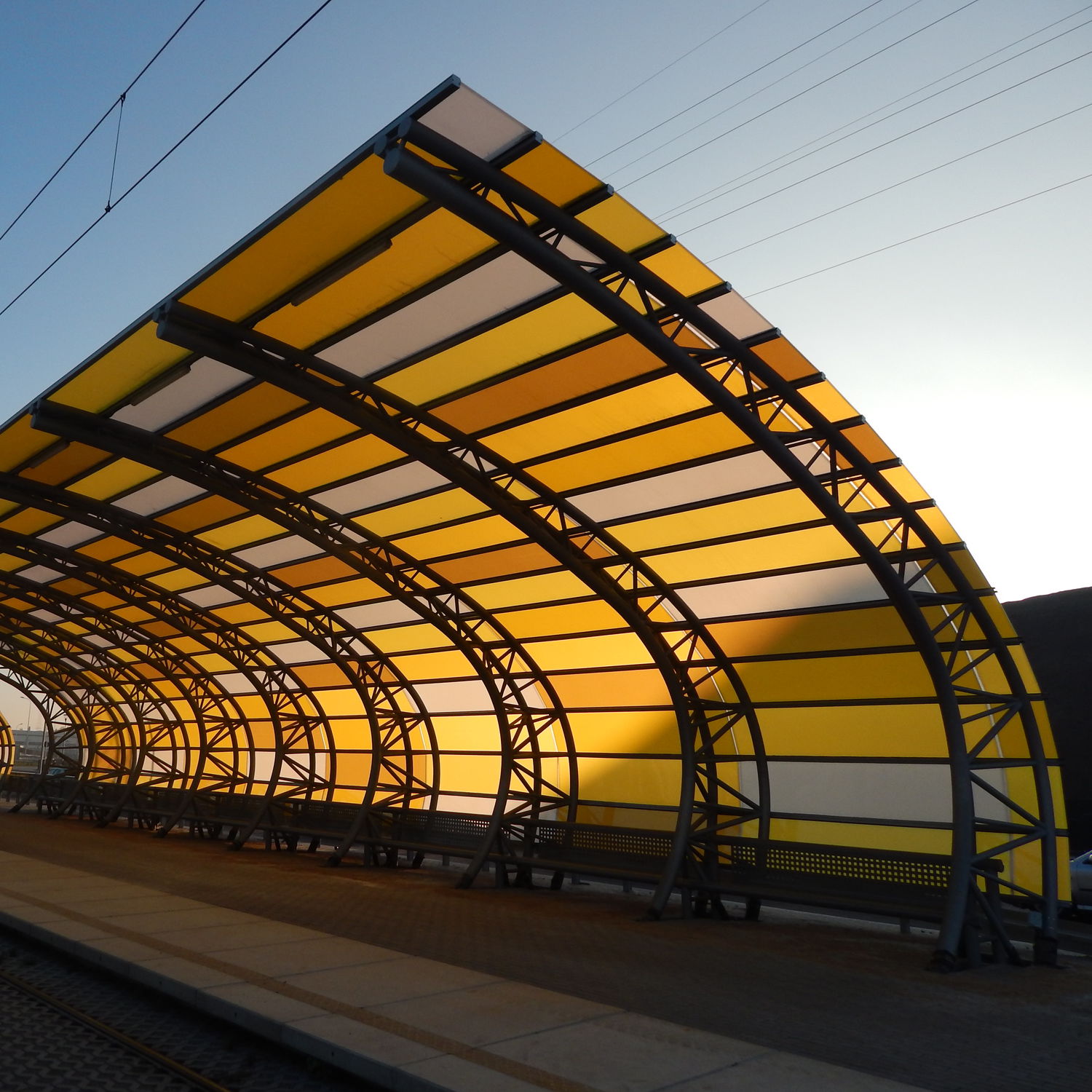 Polycarbonatfolie - MAKROCLEAR™, MAKROLIFE™, SAPHIR®, COLORADO® - Arla ...