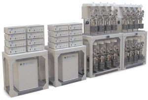 Reaktor für parallele Synthese - Six Reactor Parallel System with Automatic Sampling System ...