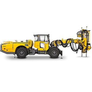 Bohrgerät für Tiefbohrung - Simba M6 - Epiroc - auf Reifen ...