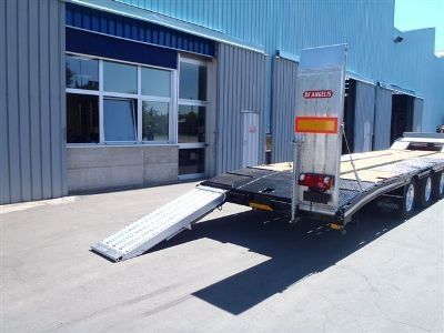 Laderampe - 2 000 - 4 000 mm, 6 600 - 50 000 kg - C.L.M